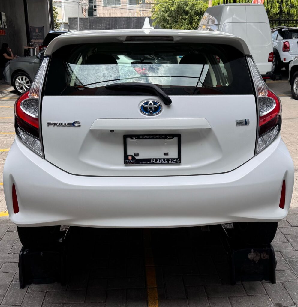 Toyota Prius C Hibrido 2020 - Bitar Automotriz