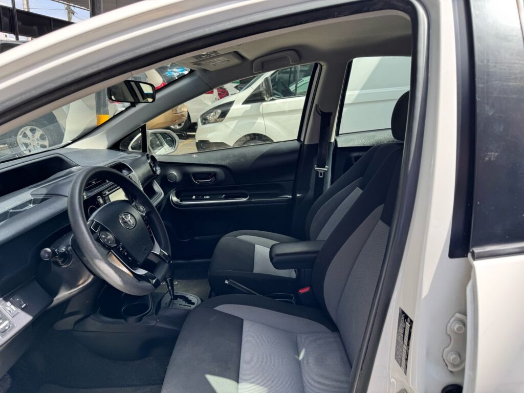 Toyota Prius C Hibrido 2020 - Bitar Automotriz